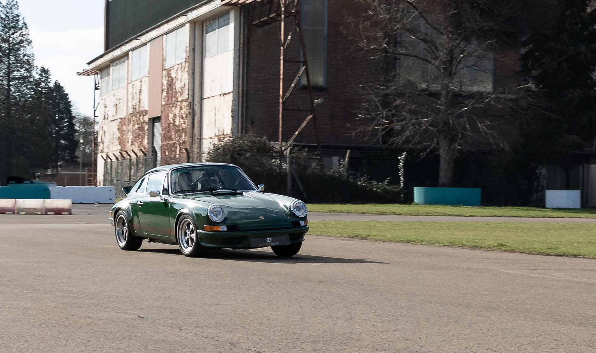 Electrogenic Delivers Its First Plug-And-Play, Reversible Porsche 911 ...