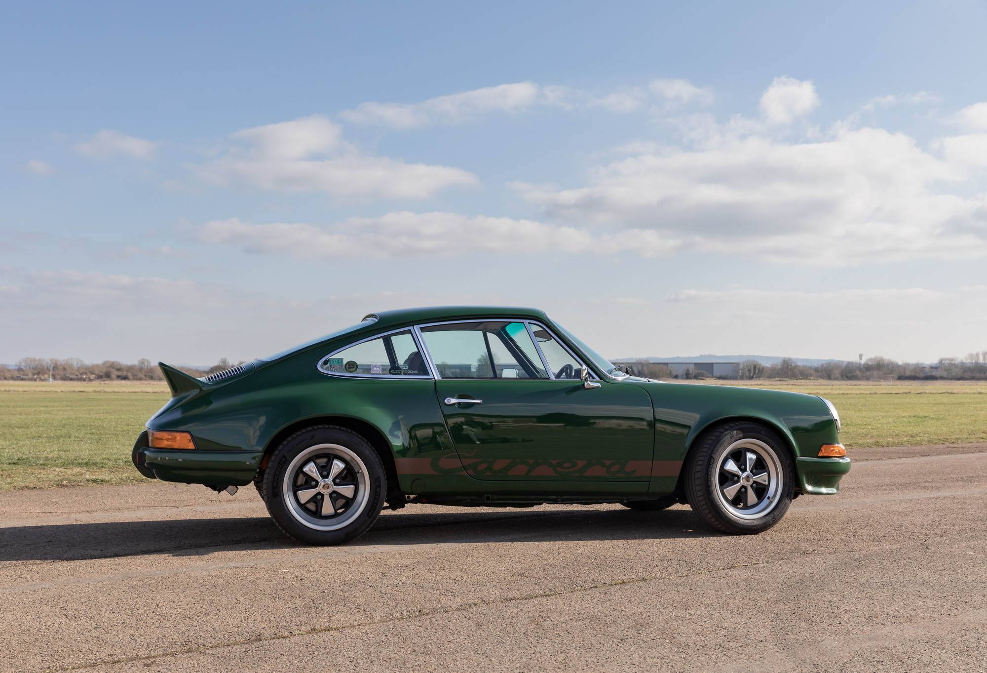 Electrogenic Delivers Its First Plug-And-Play, Reversible Porsche 911 ...