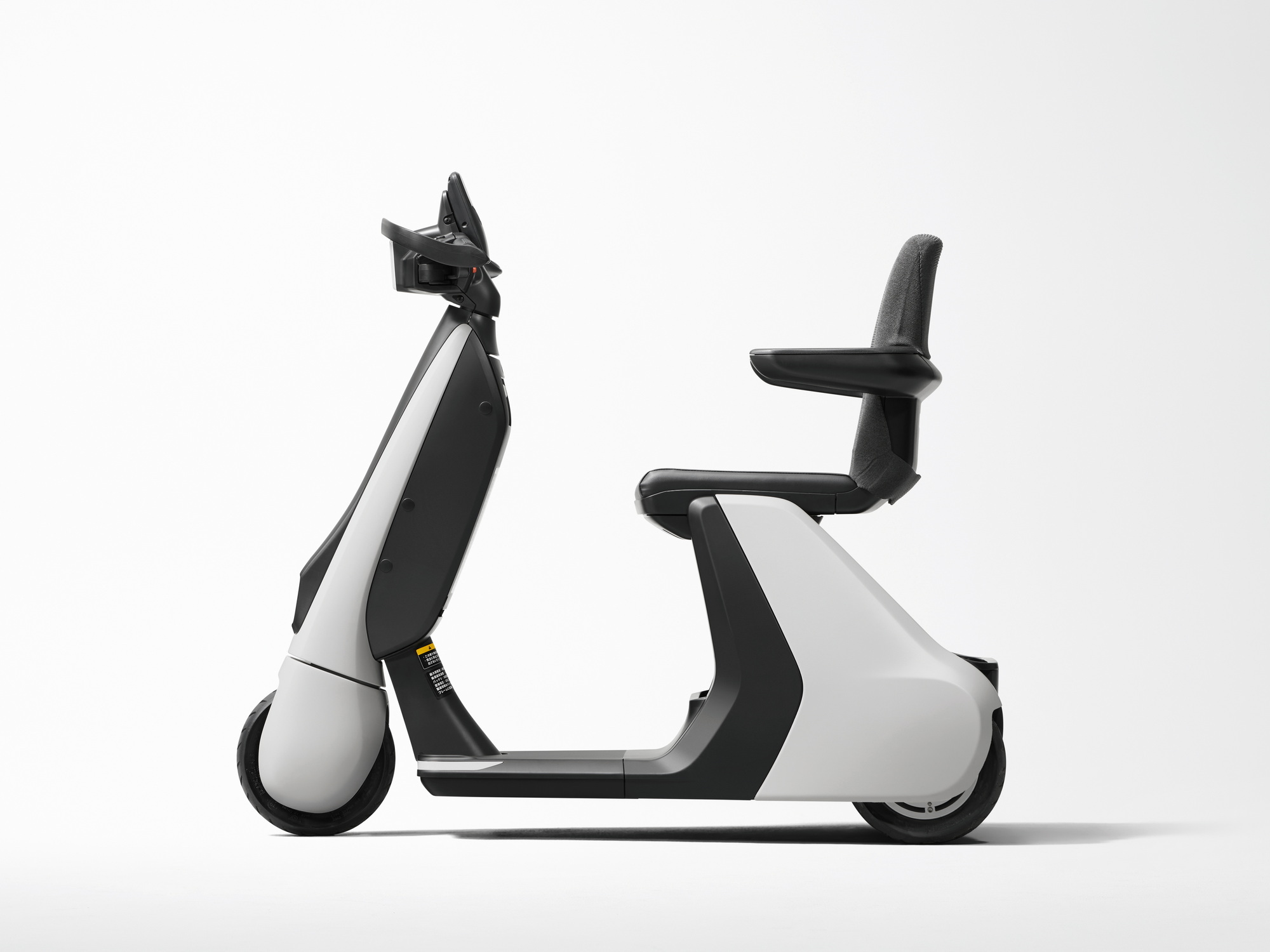New Toyota C+Walk S Is A Sleek Mobility Scooter For Japan’s Aging ...