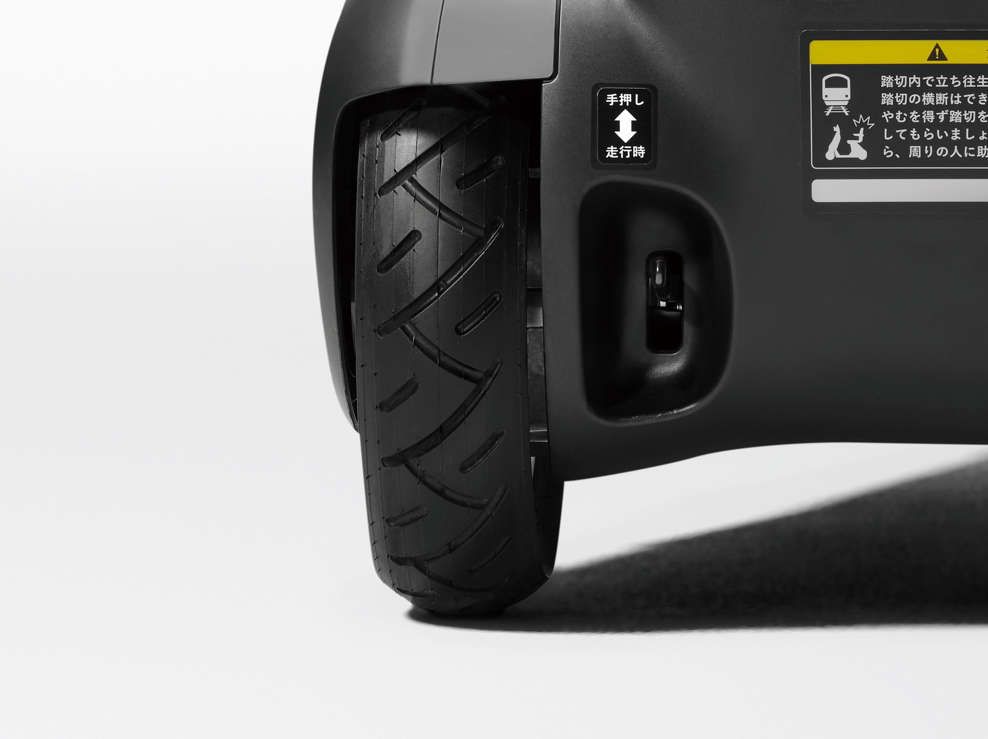 New Toyota C+Walk S Is A Sleek Mobility Scooter For Japan’s Aging ...