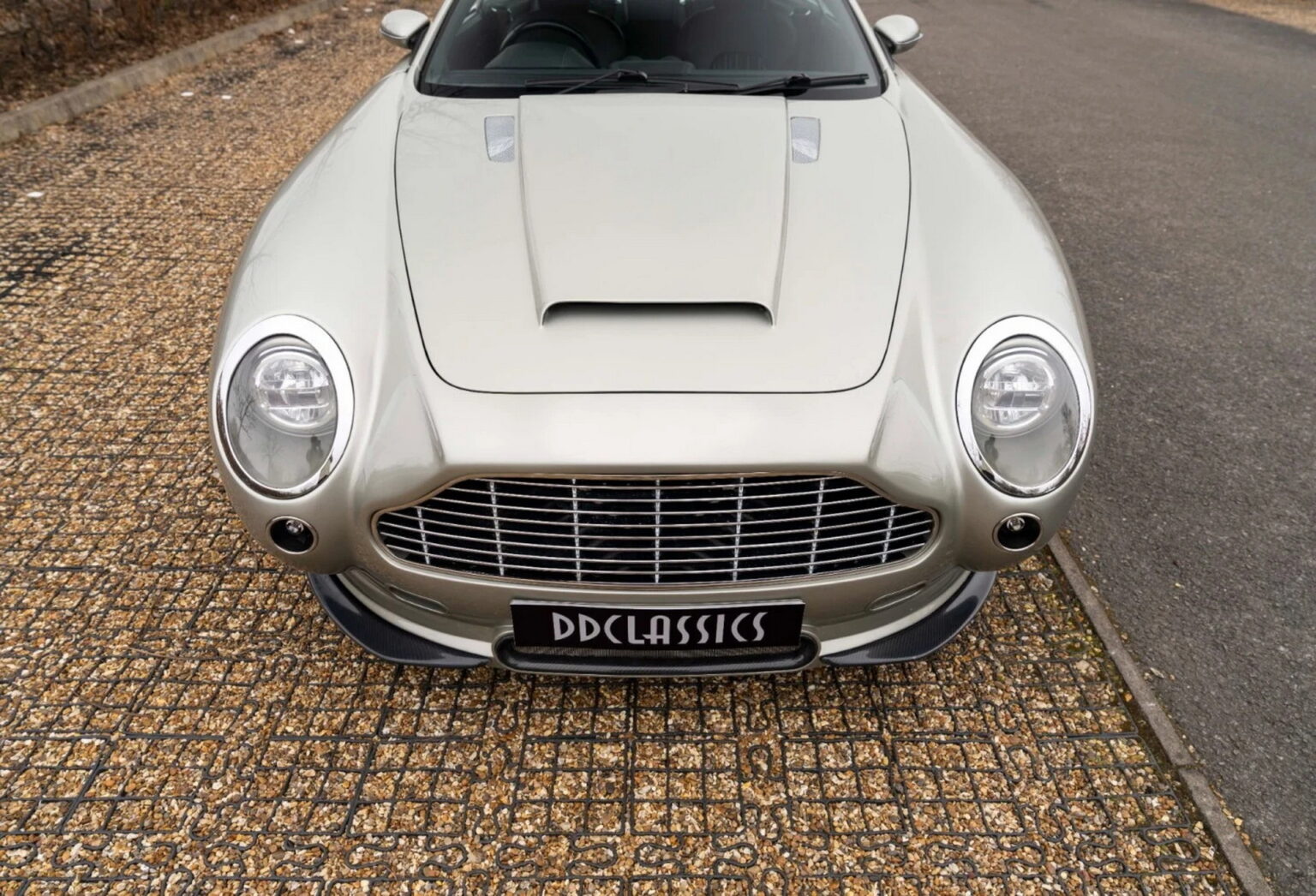 BAE Vantare Is A Rebodied Aston Martin DB9 Made To Look Like Bond’s ...