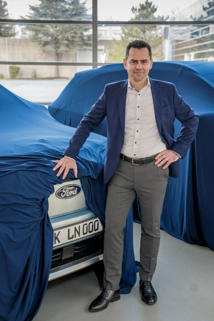 Ford’s MEB-Based SUV Looks Boxy In Latest Teaser | Carscoops