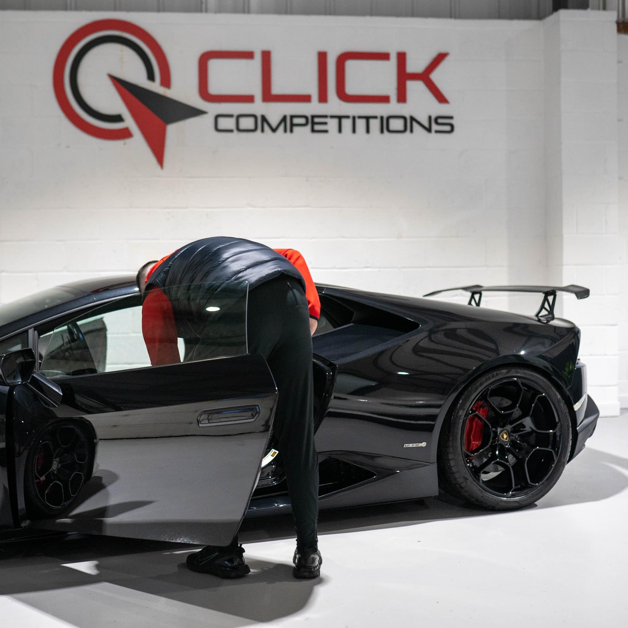 24 Y.O. Who Won A Lamborghini In $1 Raffle Crashes Supercar Just Weeks ...