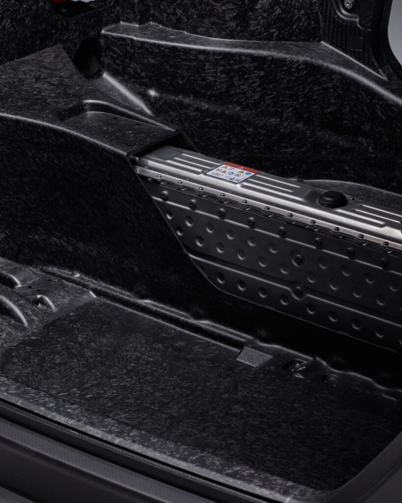 New Lamborghini LB744 Flagship Makes 1,001 HP From V12 And Trio Of ...