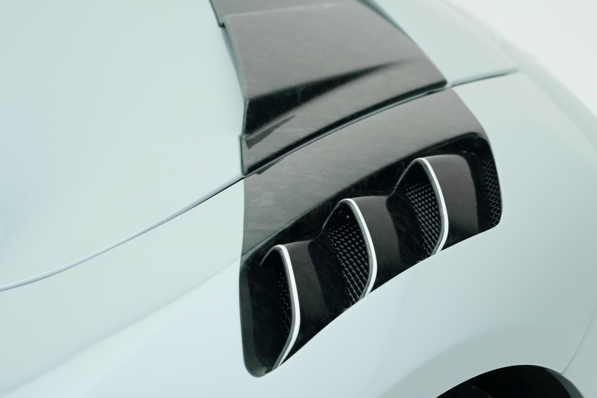 Mansory’s Ferrari F9XX Tempesta Celeste Is An SF90 Spider From Another ...