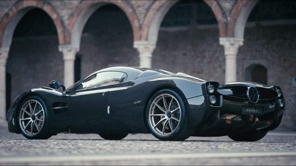 Watch A Black Pagani Utopia Roam Narrow Streets Of A Medieval Italian ...