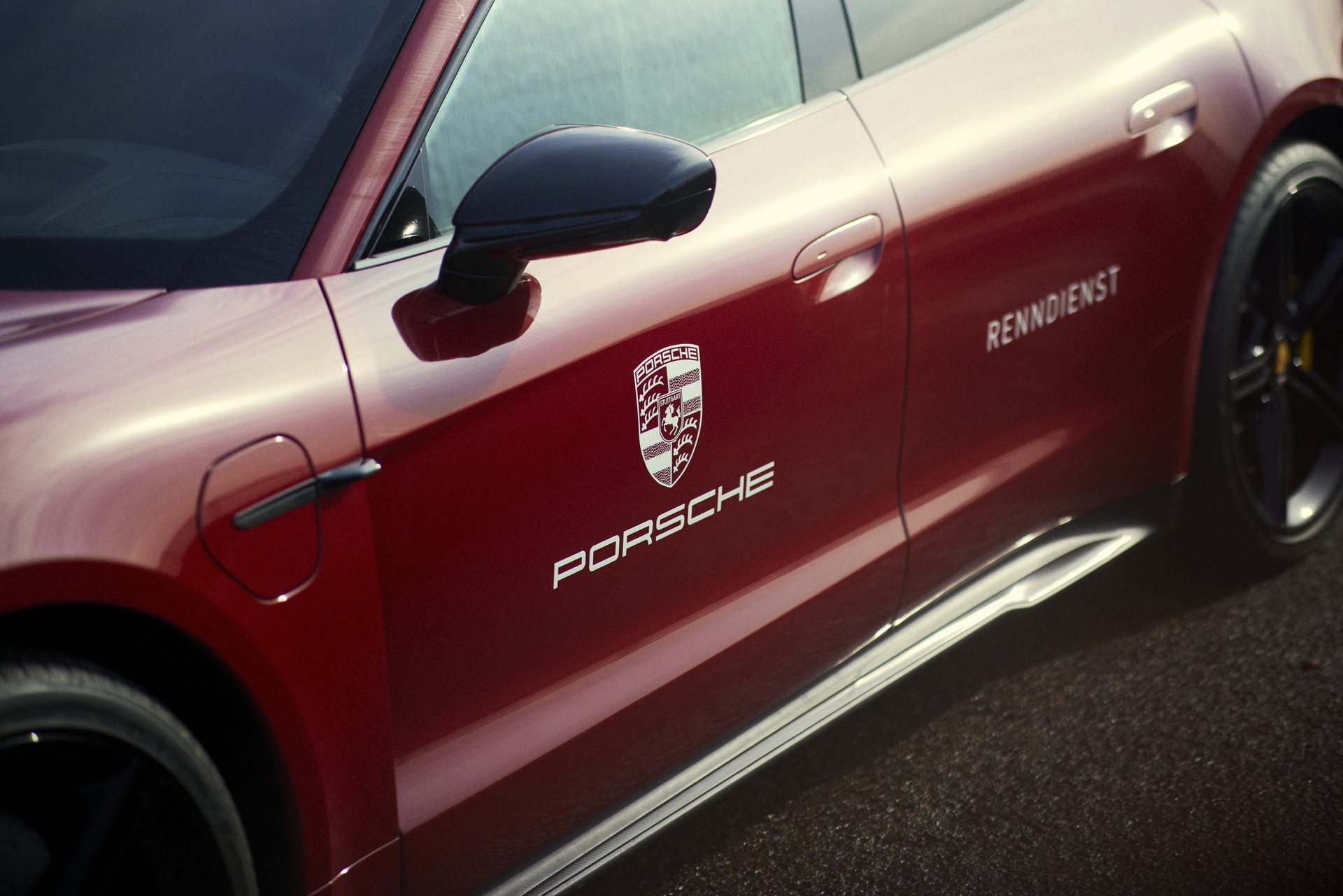 Porsche Gives The VW ID.Buzz A Renndienst Makeover | Carscoops