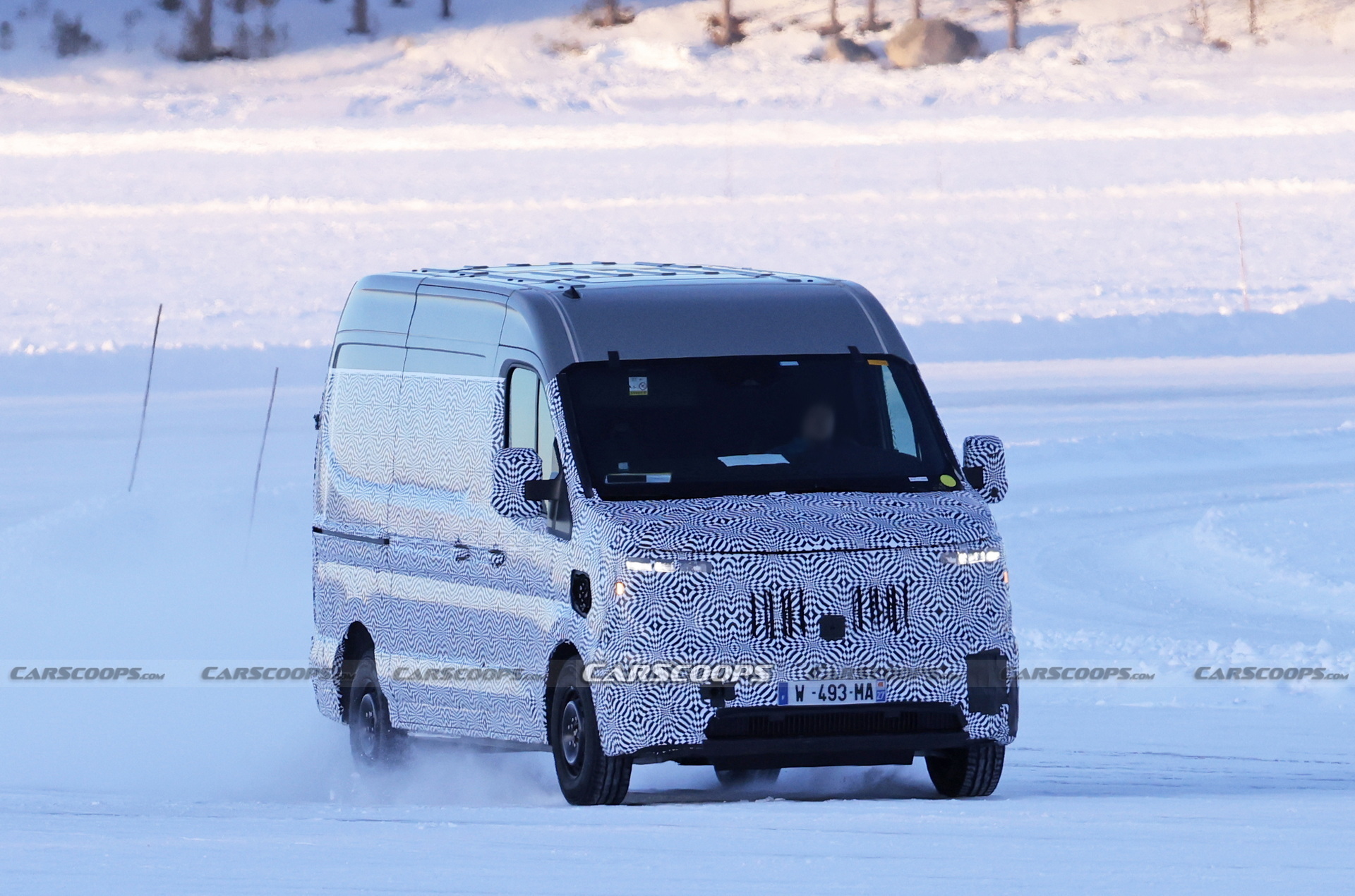 2024 Renault Master LCV Spotted With ICE And EV Powertrains | Carscoops