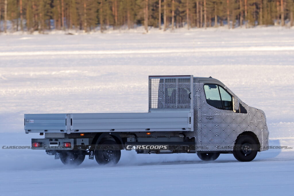 2024 Renault Master LCV Spotted With ICE And EV Powertrains | Carscoops