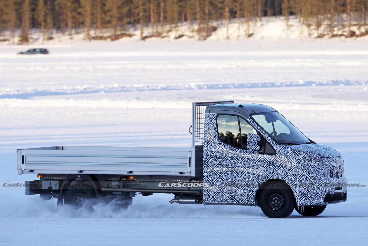 2024 Renault Master LCV Spotted With ICE And EV Powertrains | Carscoops