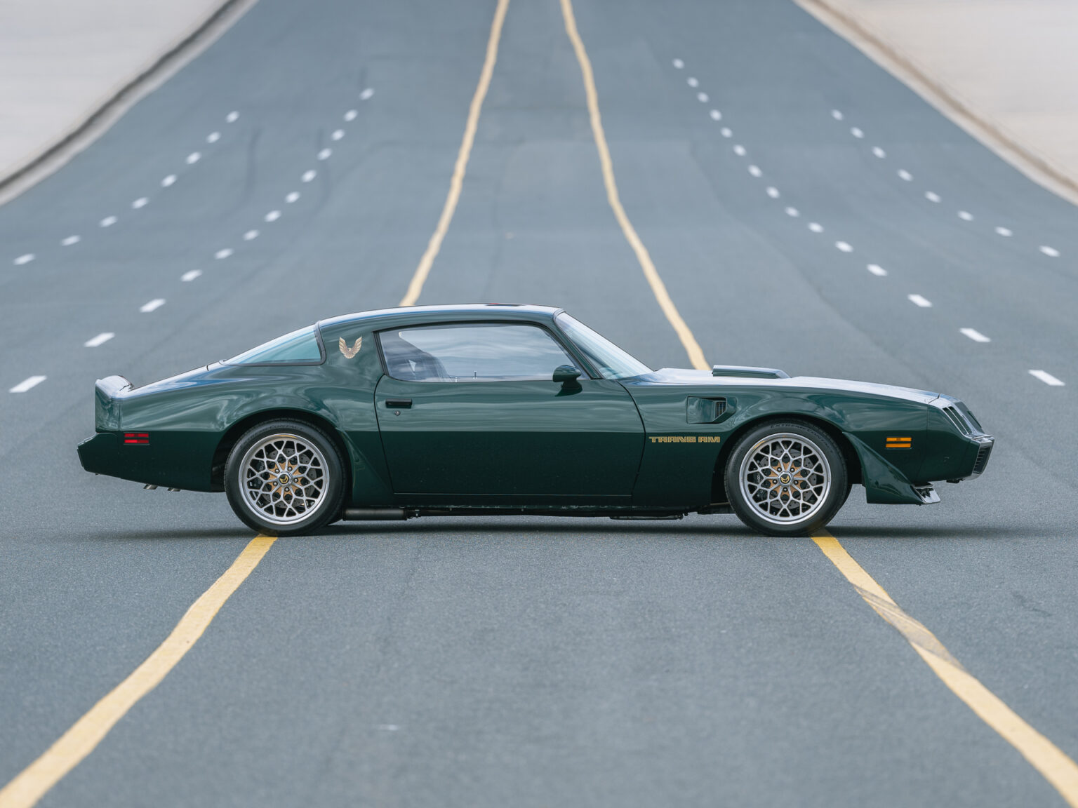 1970s Pontiac Firebird Trans Am Gets A Stunning Restomod Overhaul From ...