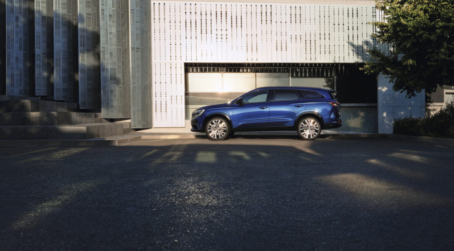 New Renault Espace Debuts As A Longer Austral SUV With Seven Seats ...