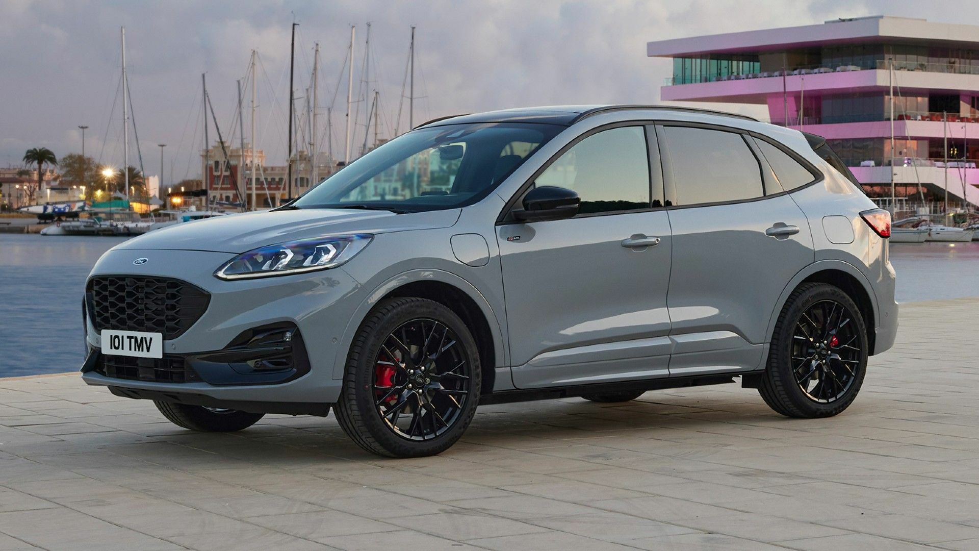 Ford Kuga Refuses To Get Facelifted But Gains Graphite Tech Edition ...