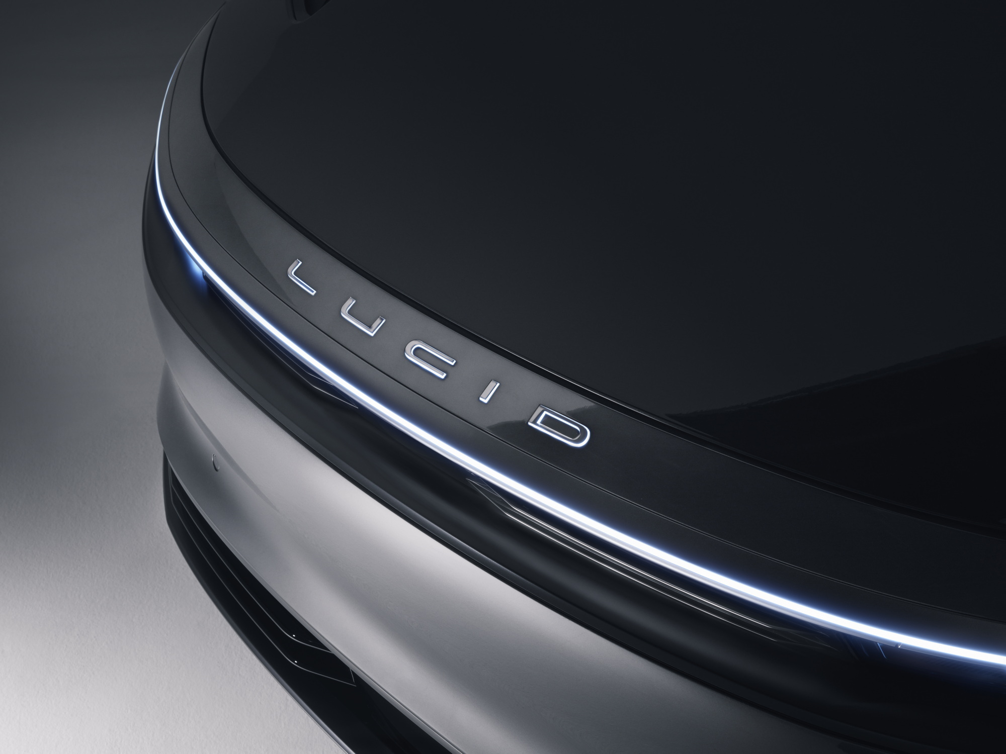 Lucid Announces First Deliveries Of “Stealth Appearance” Package ...