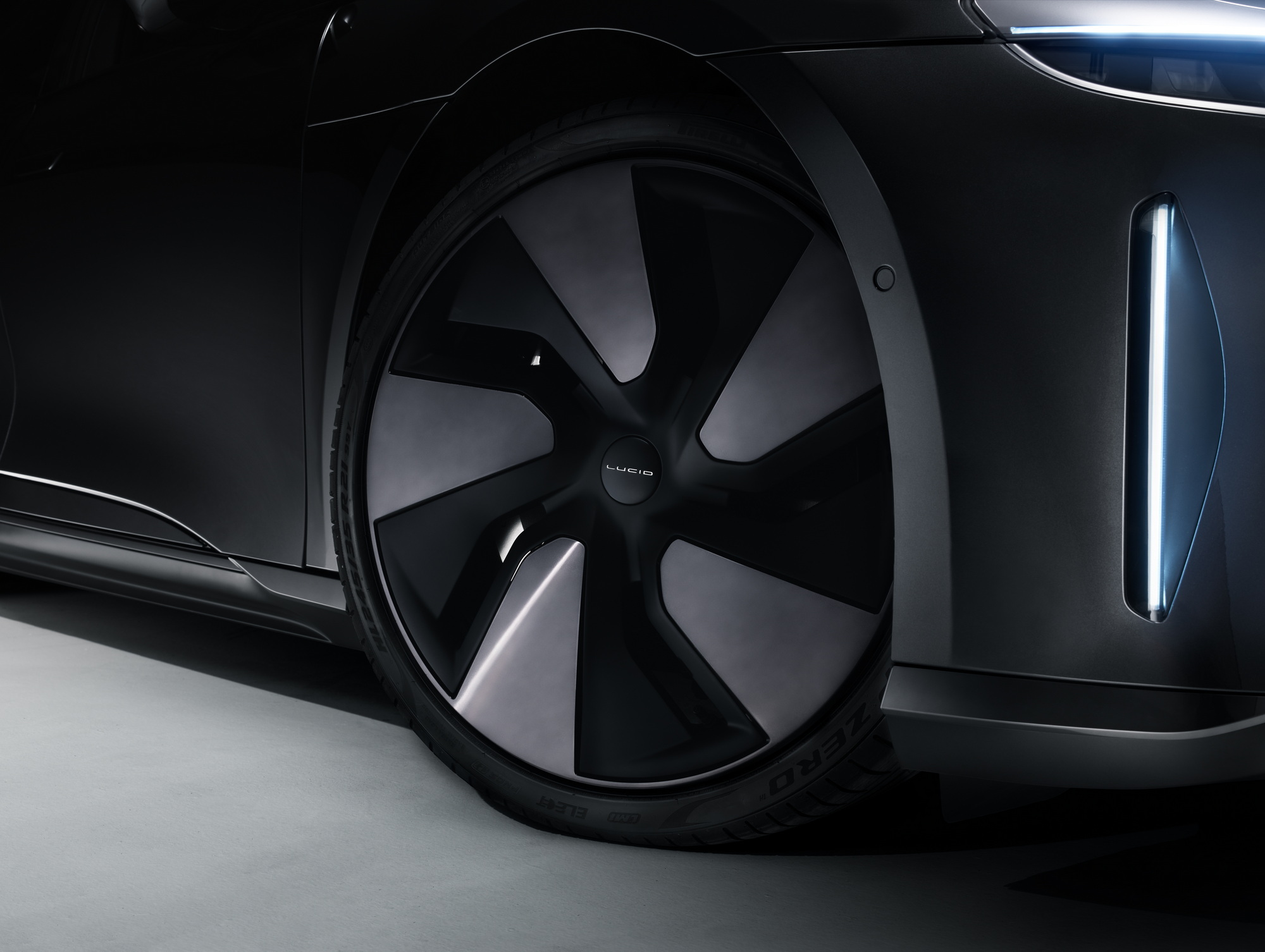 Lucid Announces First Deliveries Of “Stealth Appearance” Package ...