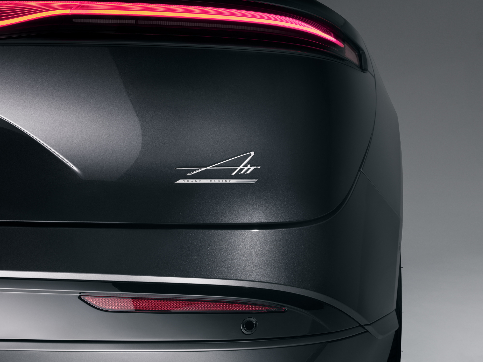 Lucid Announces First Deliveries Of “Stealth Appearance” Package ...