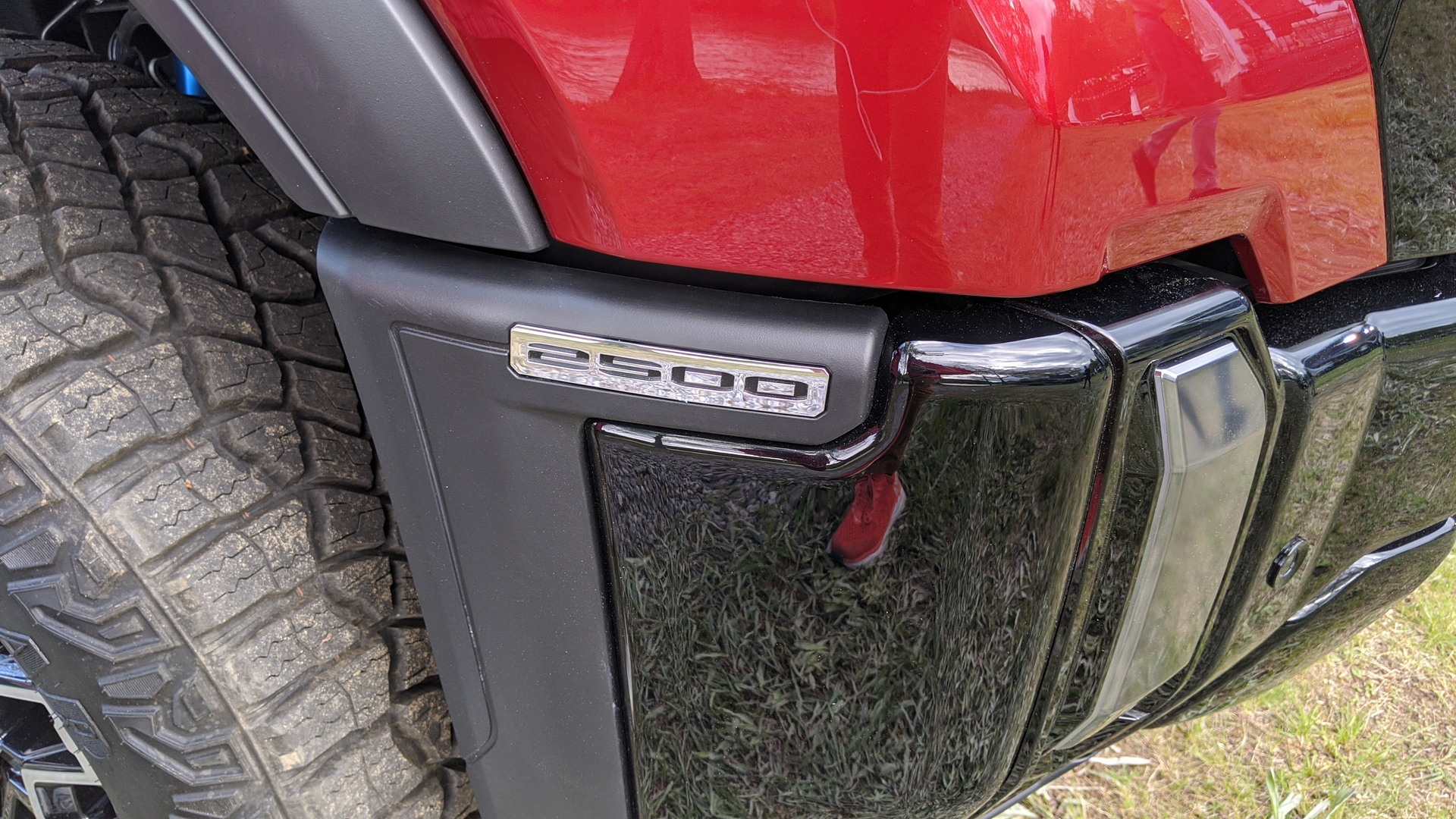 2024 GMC Sierra HD Goes Extreme With First-Ever AT4X And AEV Editions ...