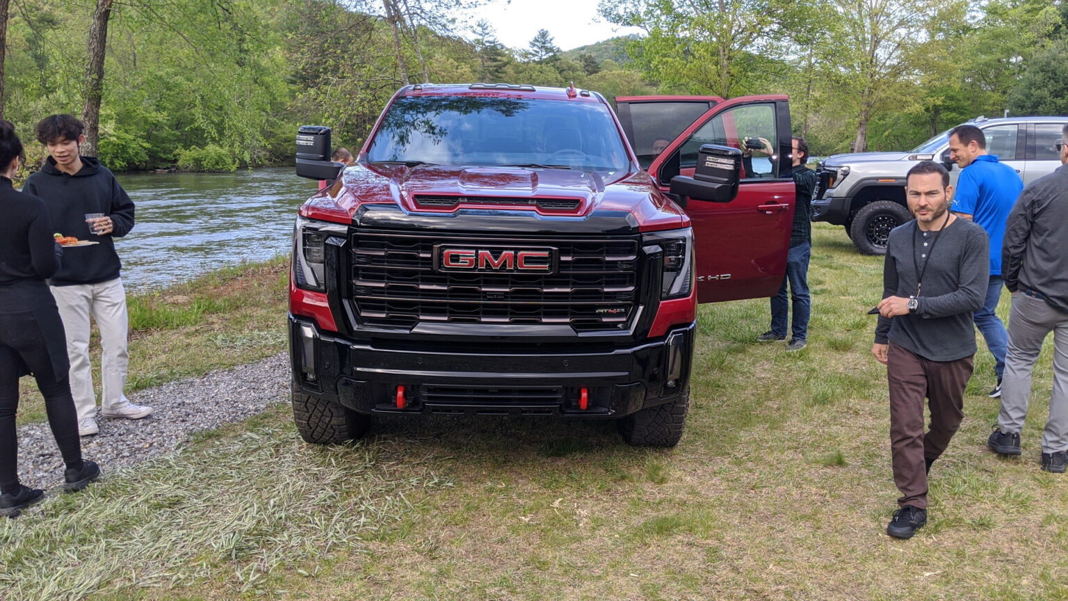 2024 GMC Sierra HD Goes Extreme With First-Ever AT4X And AEV Editions ...