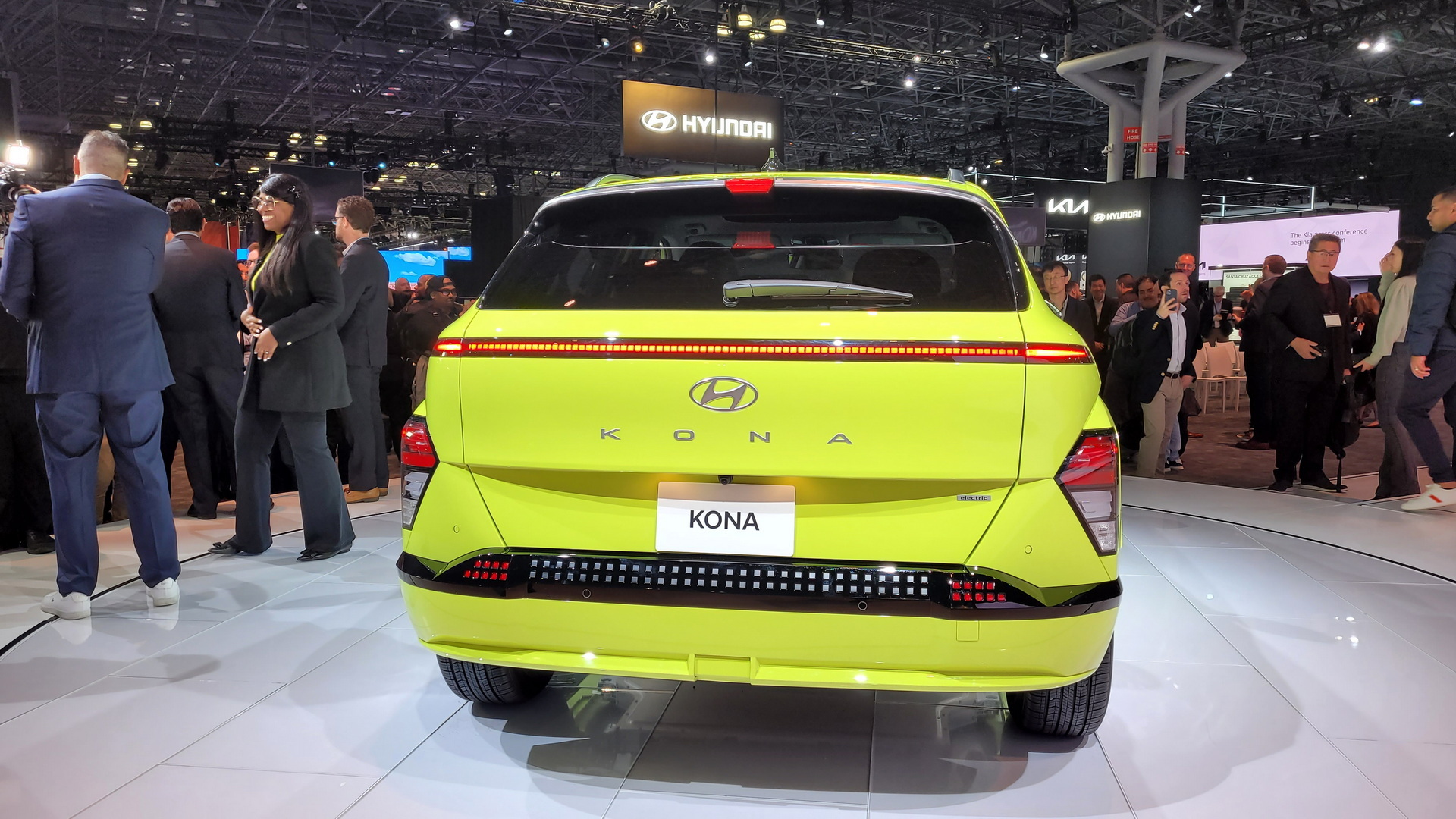 2024 Hyundai Kona Electric Brings Its Futuristic Face To America With ...