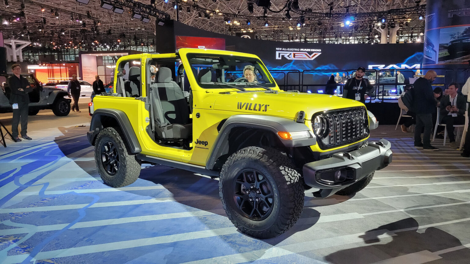 2024 Jeep Wrangler Gets A Divisive Face But A Welcome New Interior ...