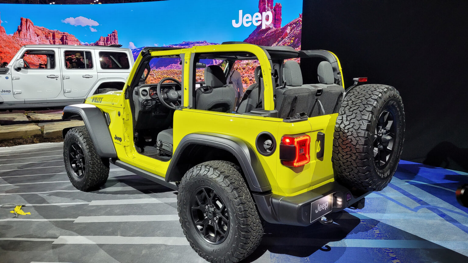 2024 Jeep Wrangler Gets A Divisive Face But A Welcome New Interior ...