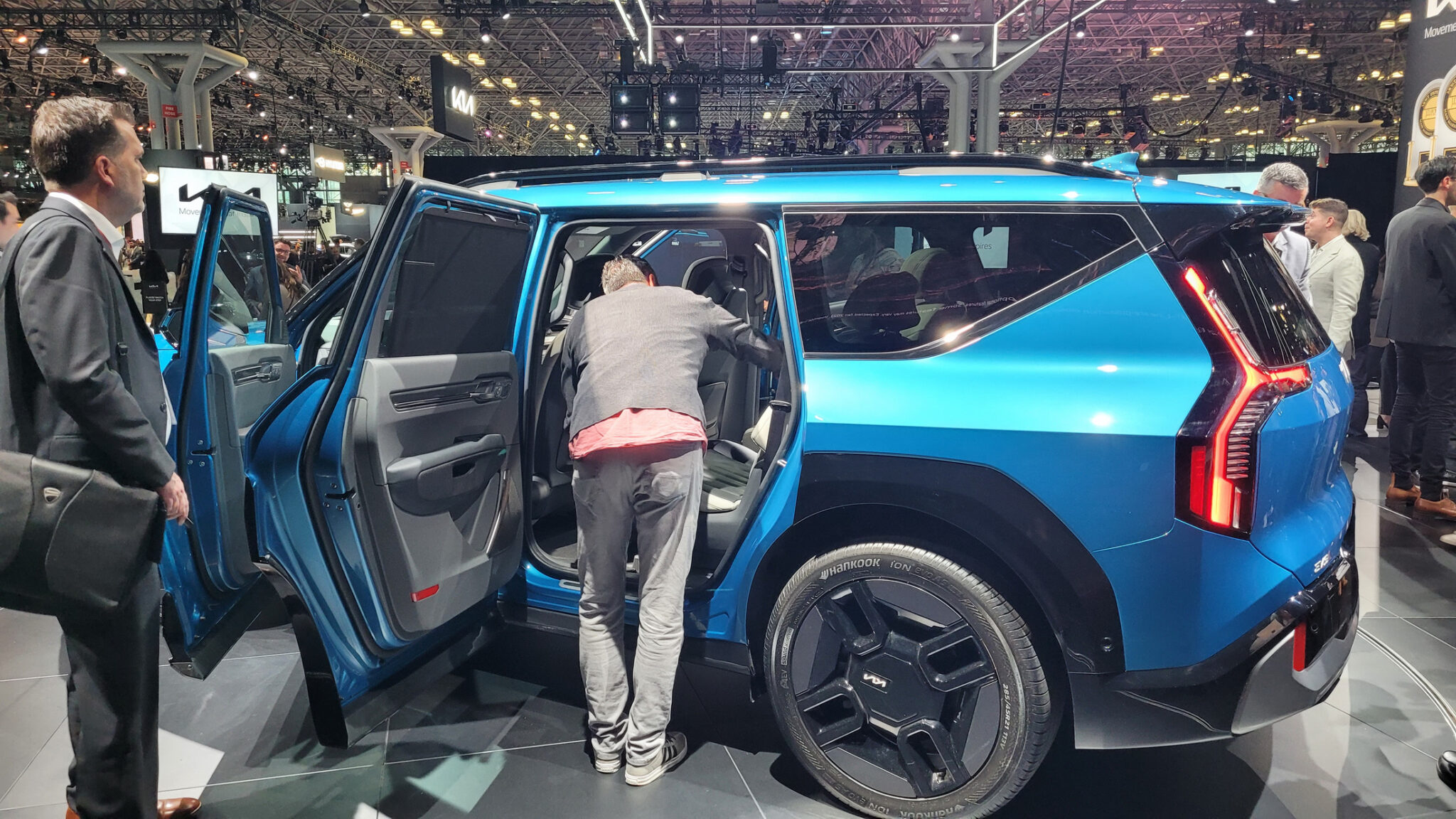 Check Out The New Kia EV9 From The New York Auto Show | Carscoops