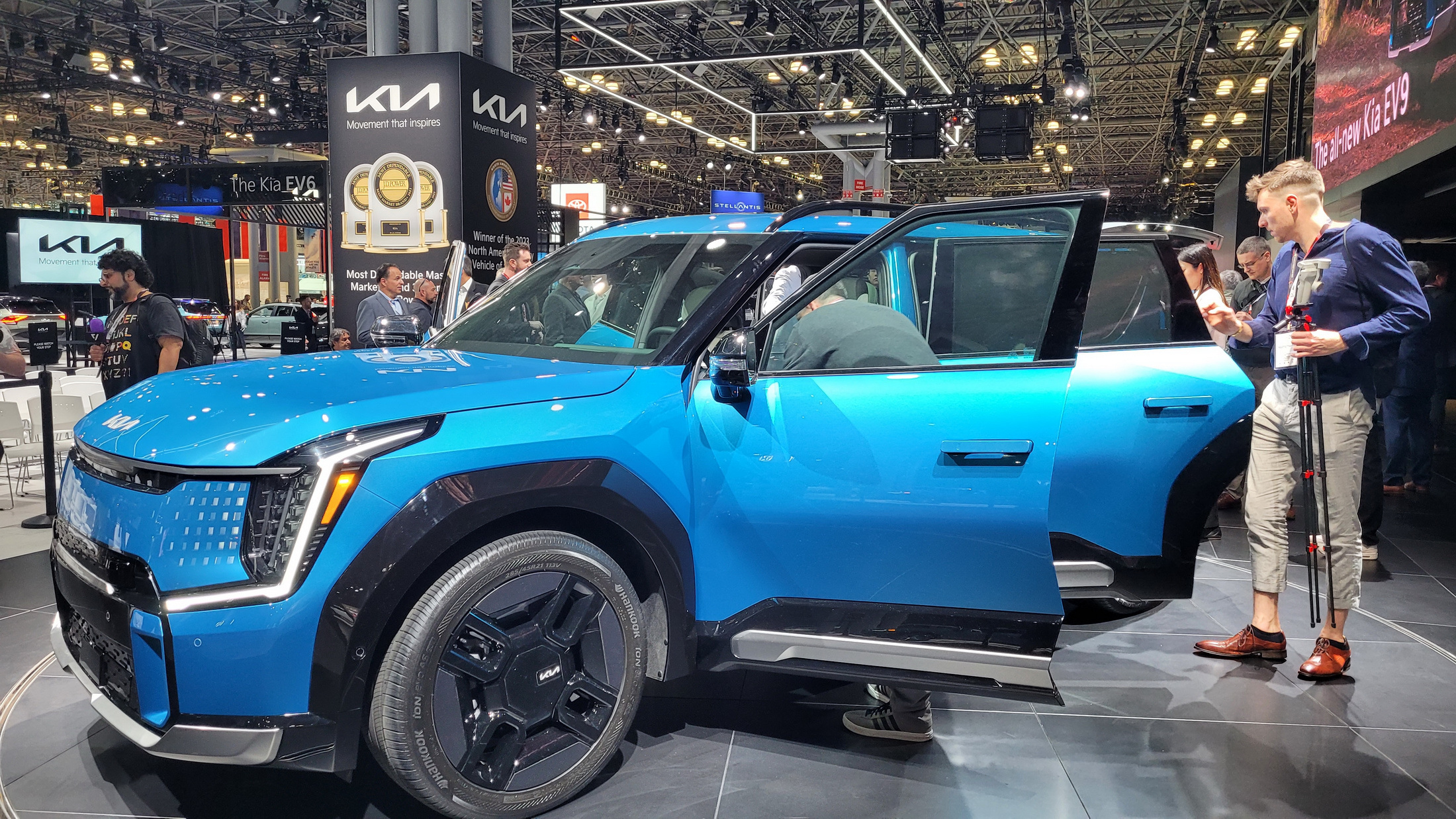 Check Out The New Kia EV9 From The New York Auto Show | Carscoops