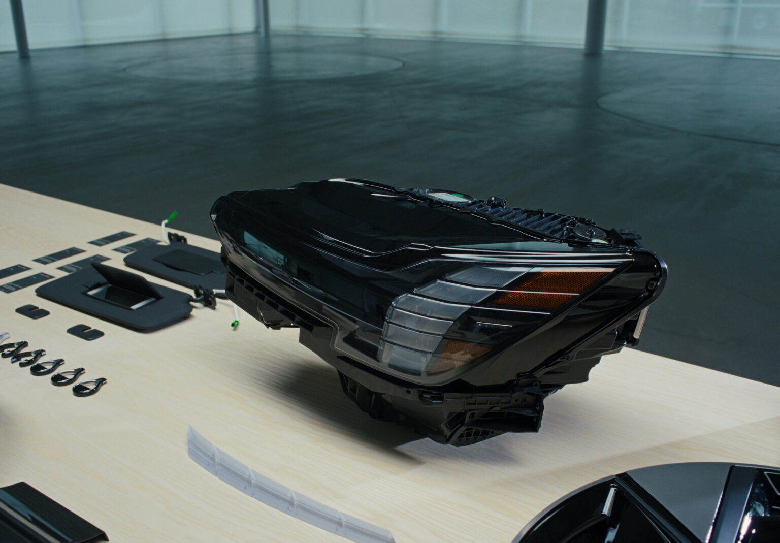 Volvo EX90 Electric SUV Will Bring The Sun Inside With SunLike LED ...