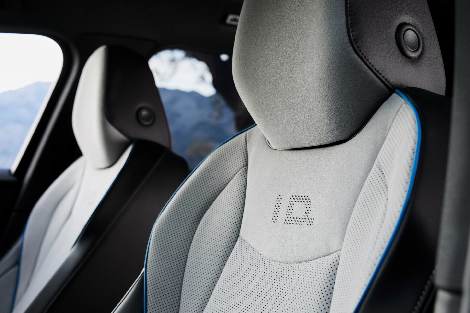 2025 VW ID.7 Is Coming After Tesla’s Model 3 With Up To 435 Miles Of ...
