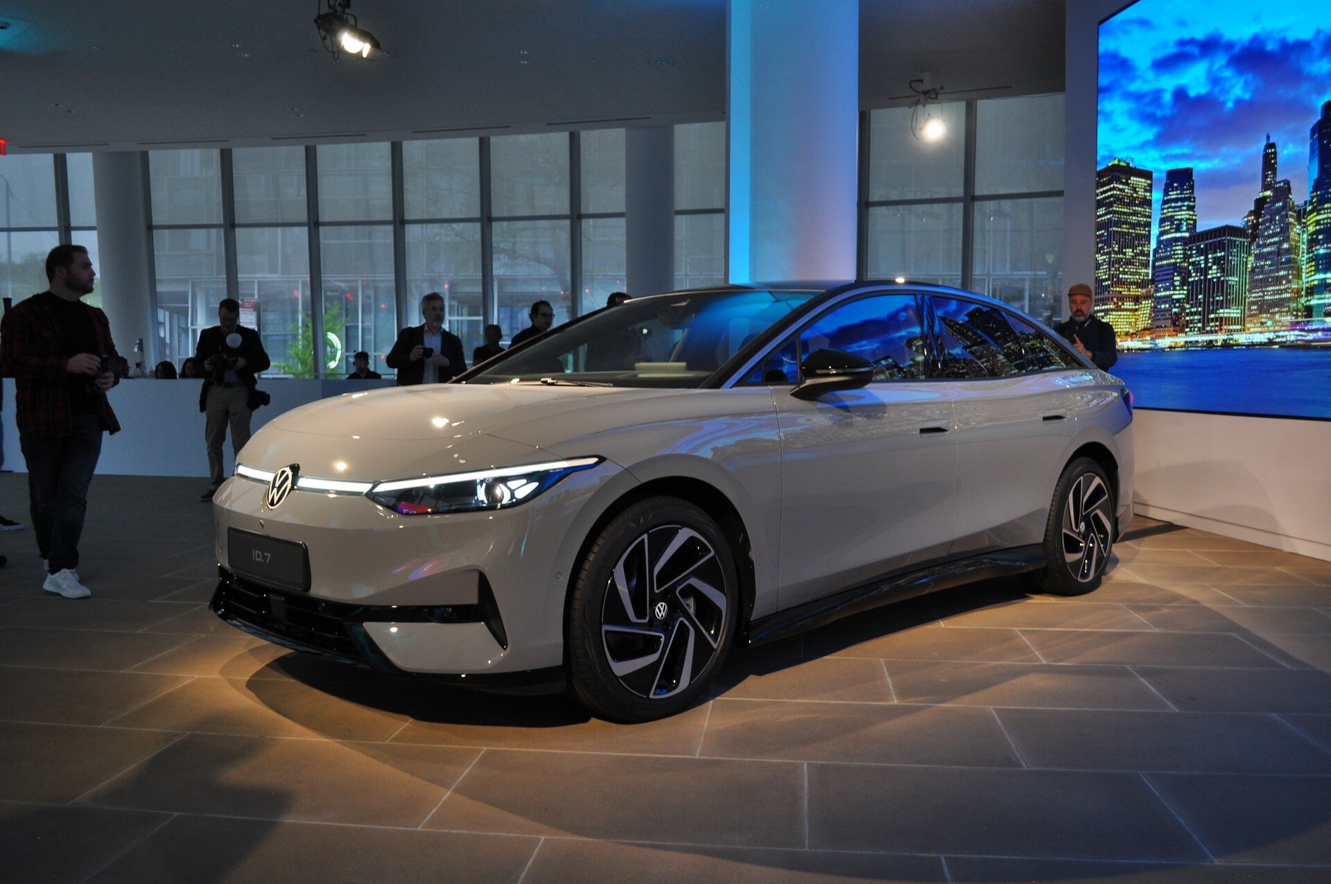 First Look: The VW ID.7 Is An Electric Passat For A New Generation ...