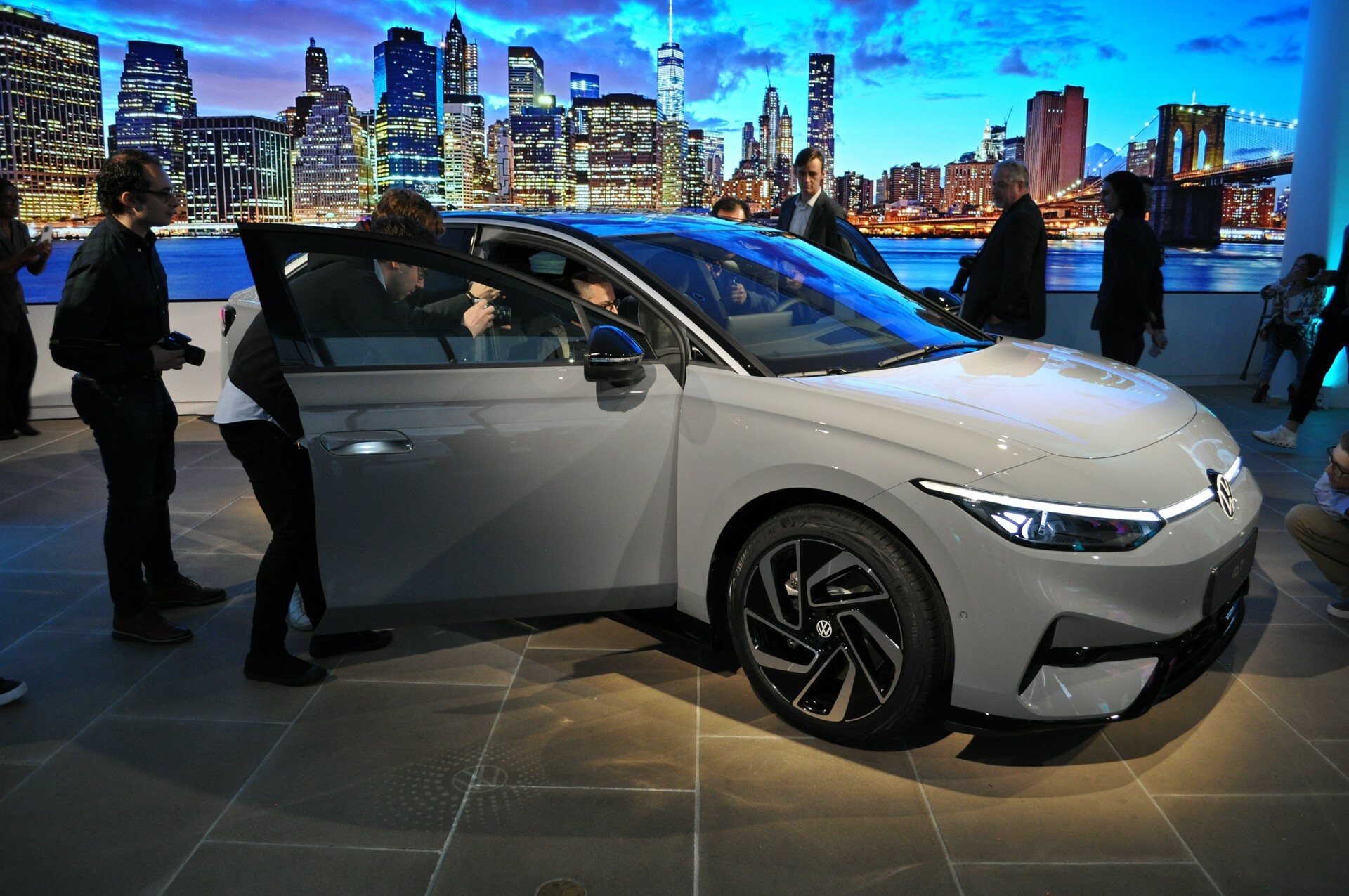 First Look: The VW ID.7 Is An Electric Passat For A New Generation ...