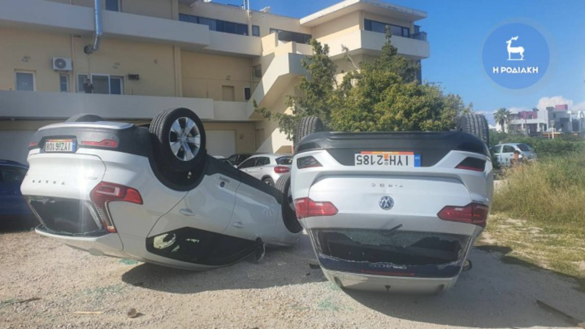 Angry Greek Taxi Drivers Overturn And Smash Uber Cars For Offering ...