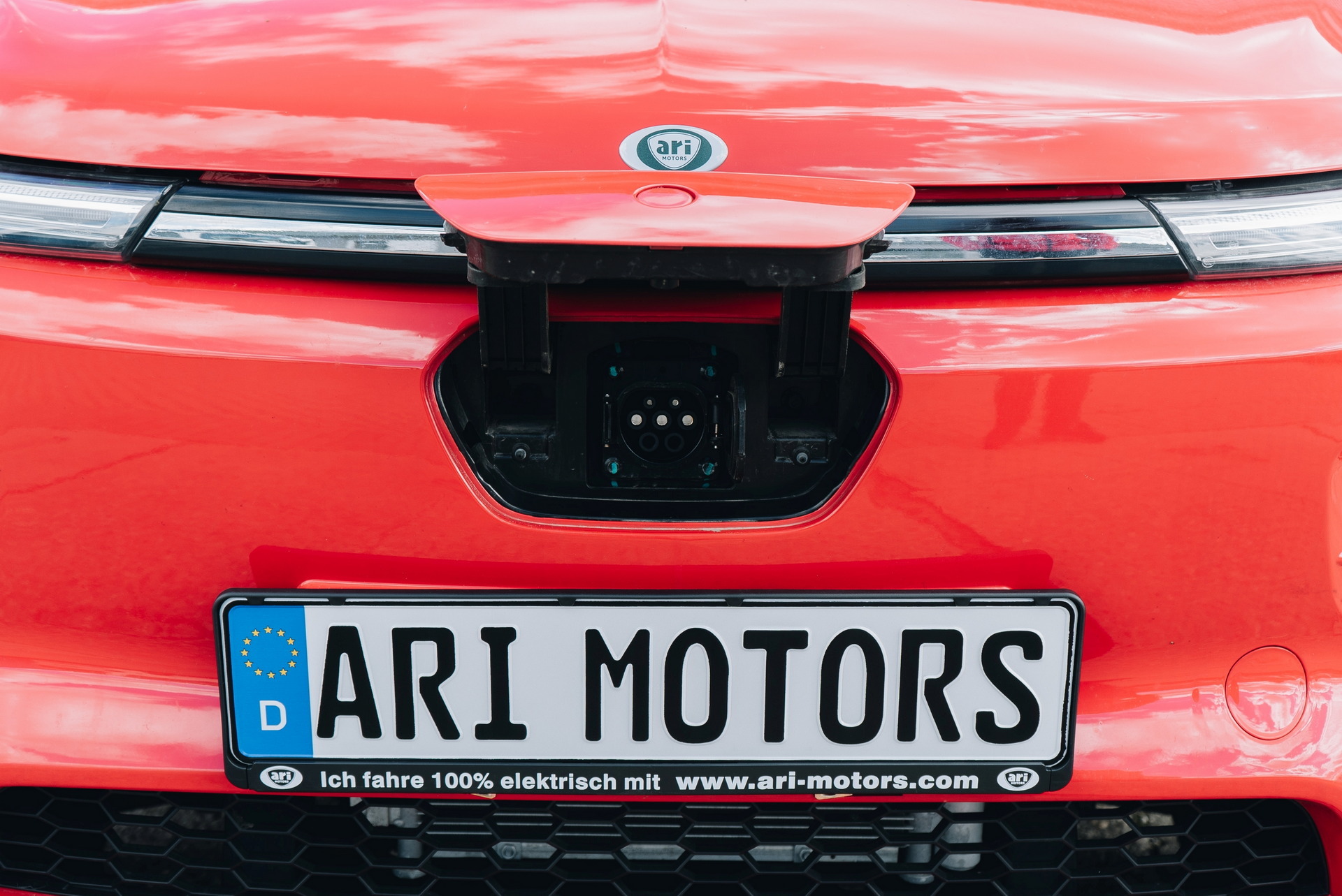 Teeny-Weeny Ari 902 Is A Pint-Size Electric Van For Europe | Carscoops