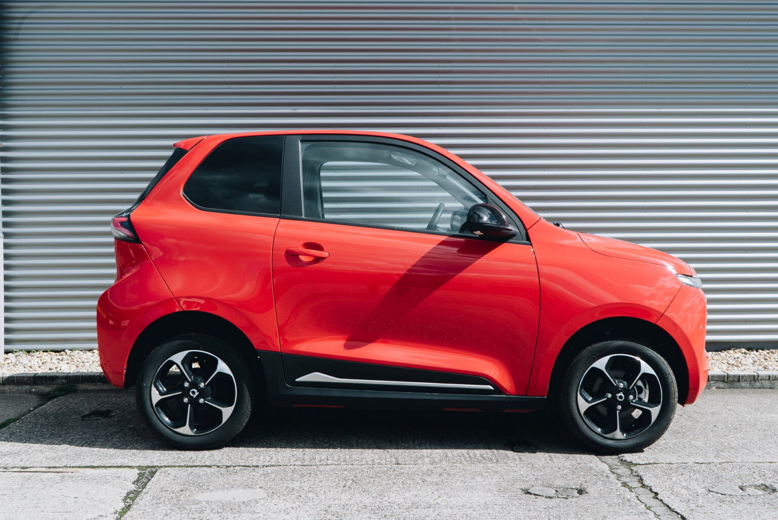 Teeny-Weeny Ari 902 Is A Pint-Size Electric Van For Europe | Carscoops