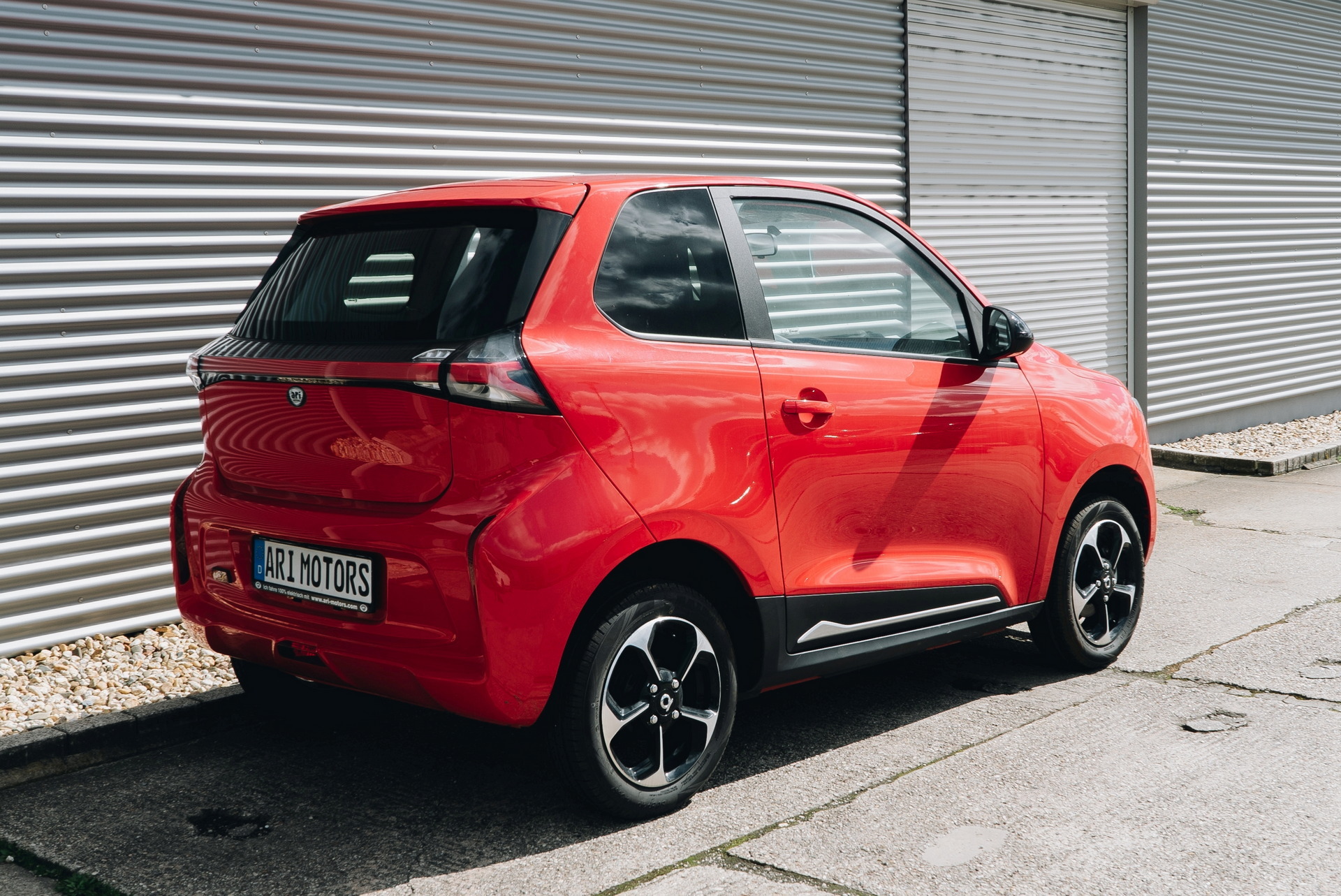 Teeny-Weeny Ari 902 Is A Pint-Size Electric Van For Europe | Carscoops