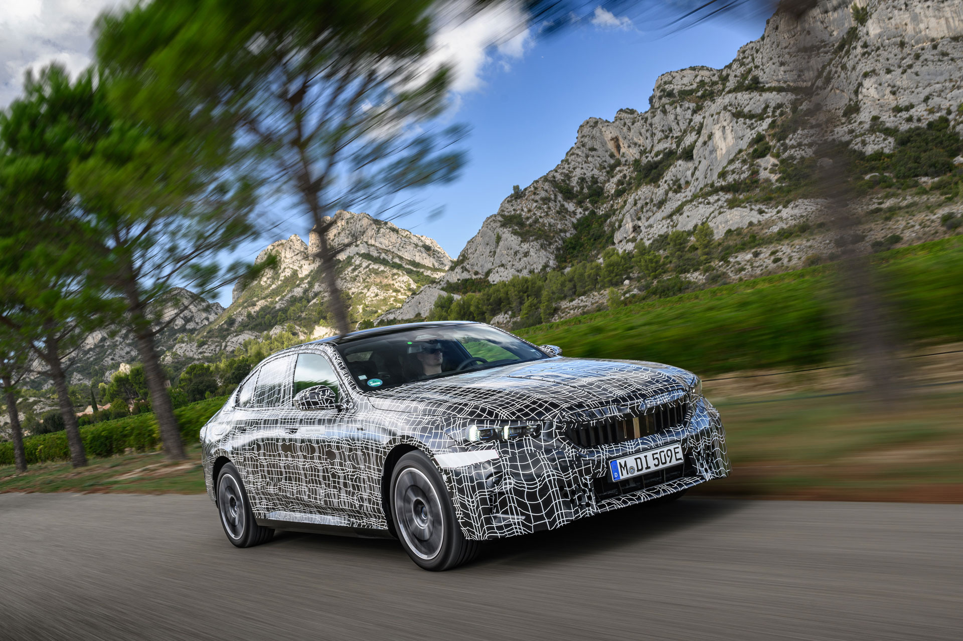 BMW’s i5 Will Change Lanes When You Look In The Mirror, Gets Super ...
