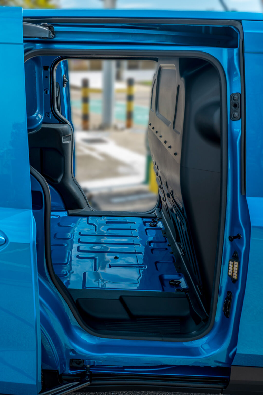 Ford Reveals Boxy New Electric E-Transit Courier, Upcoming Puma EV’s ...