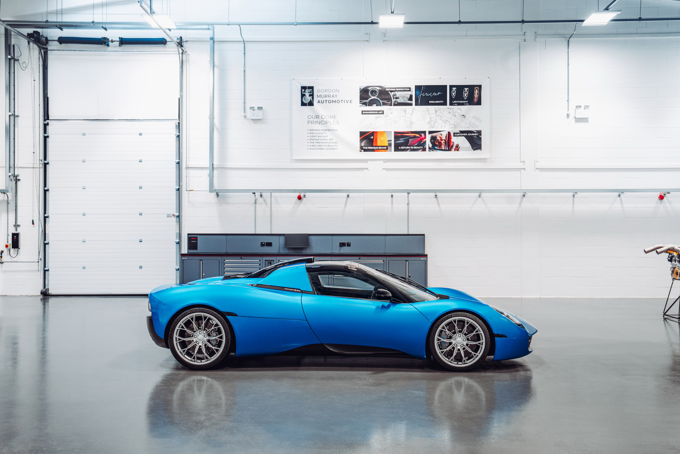 New GMA T.33 Spider Unleashes 609 HP V12 Without A Roof To Hold Back ...