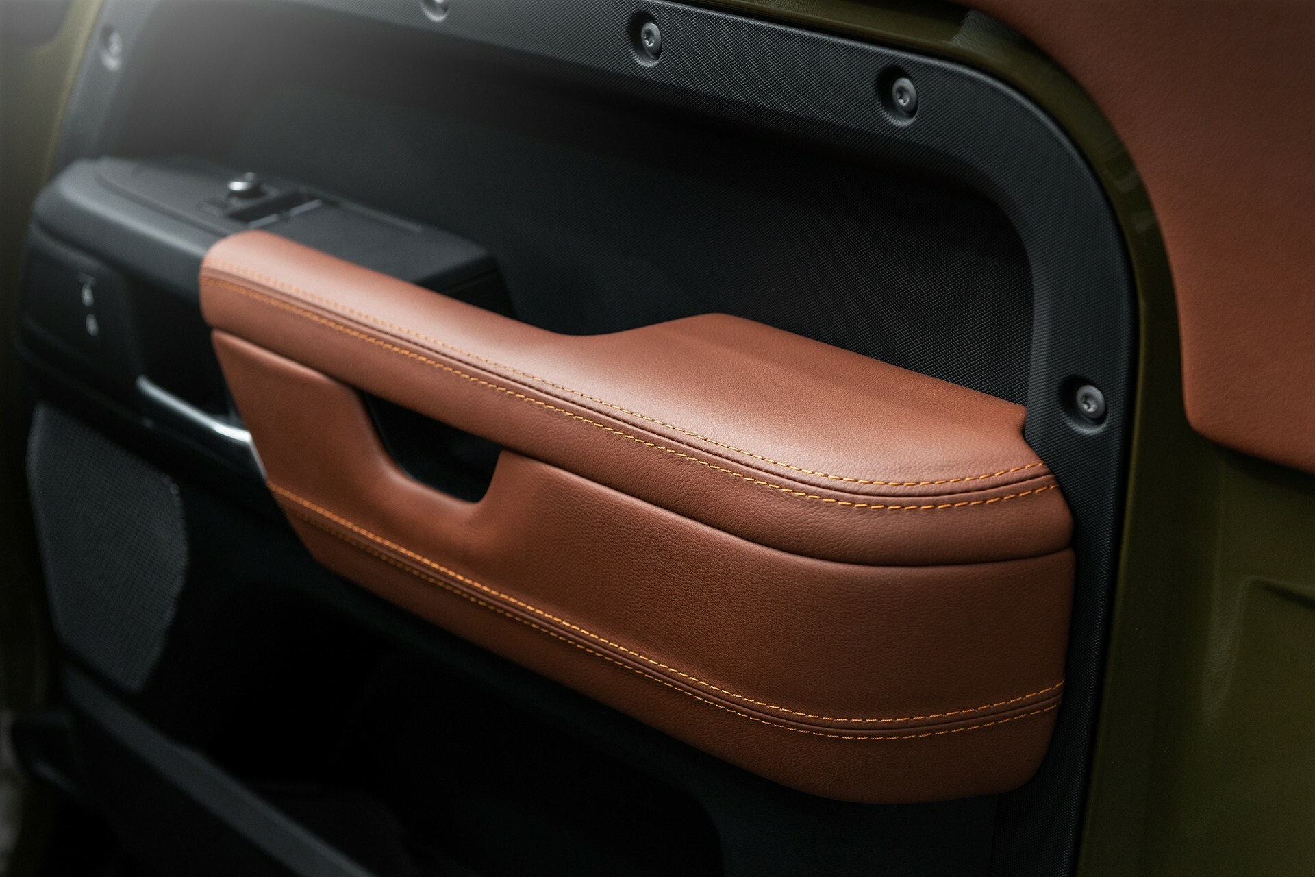 Kahn’s Remastered Land Rover Defender Pays A Brownish Tribute To The ...