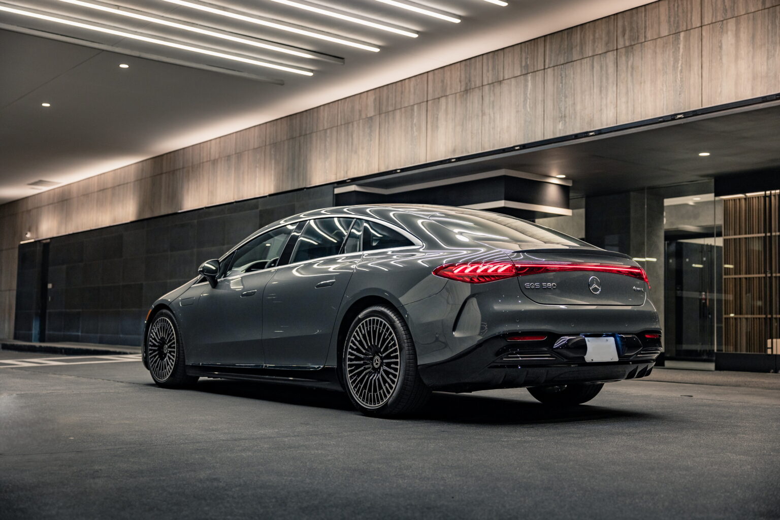 Mercedes EQS Gains Four New Luxurious Manufaktur Signature Editions In ...