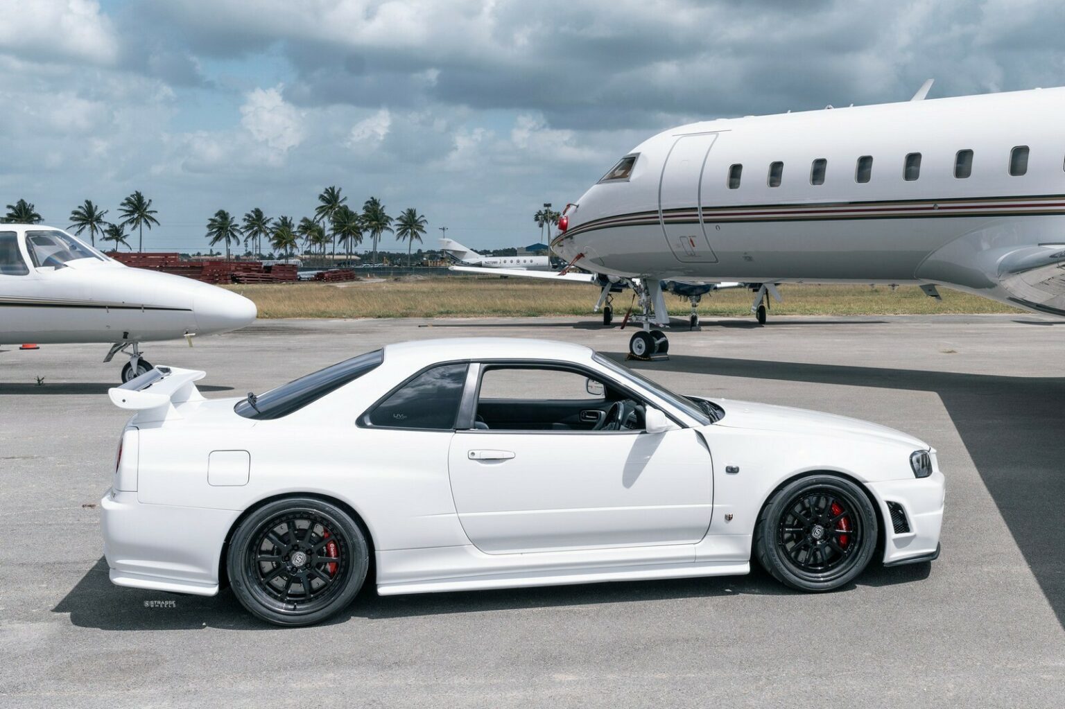 This Nissan Skyline GT-R V-Spec II Looks Just About Perfect | Carscoops