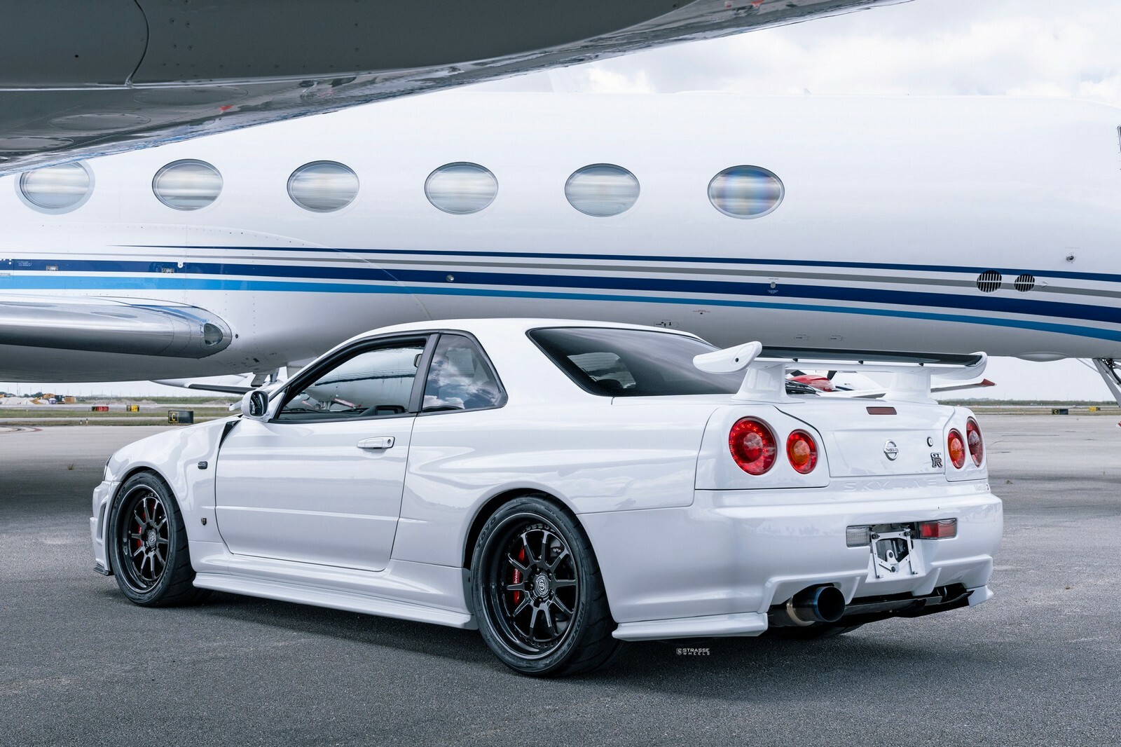 This Nissan Skyline GT-R V-Spec II Looks Just About Perfect | Carscoops
