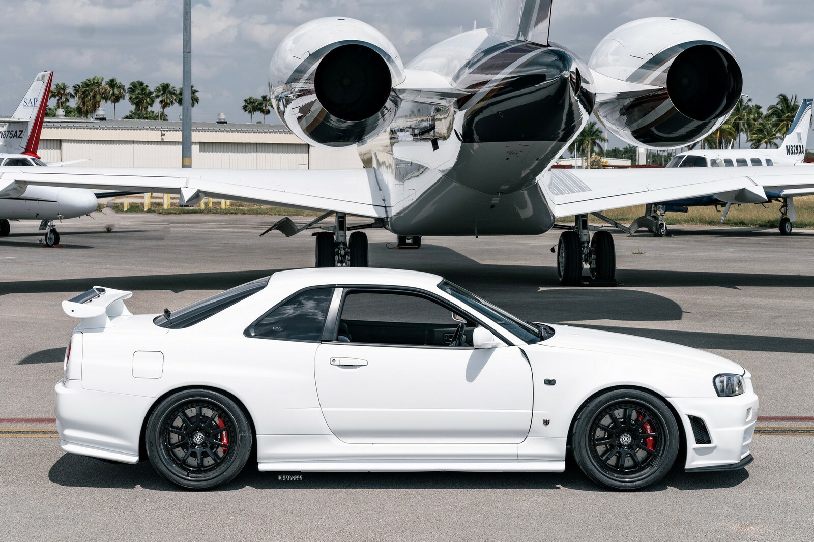 This Nissan Skyline GT-R V-Spec II Looks Just About Perfect | Carscoops