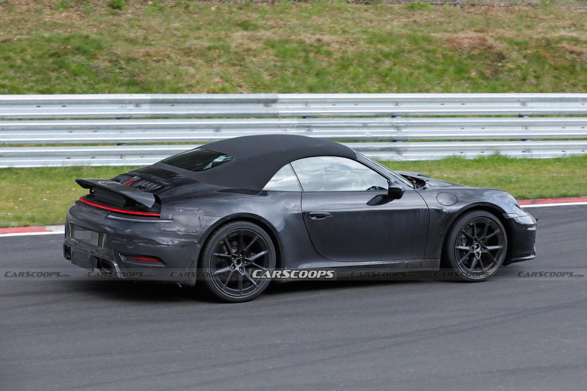 Facelifted Porsche 911 Cabriolet Strips Away Almost All Disguise ...