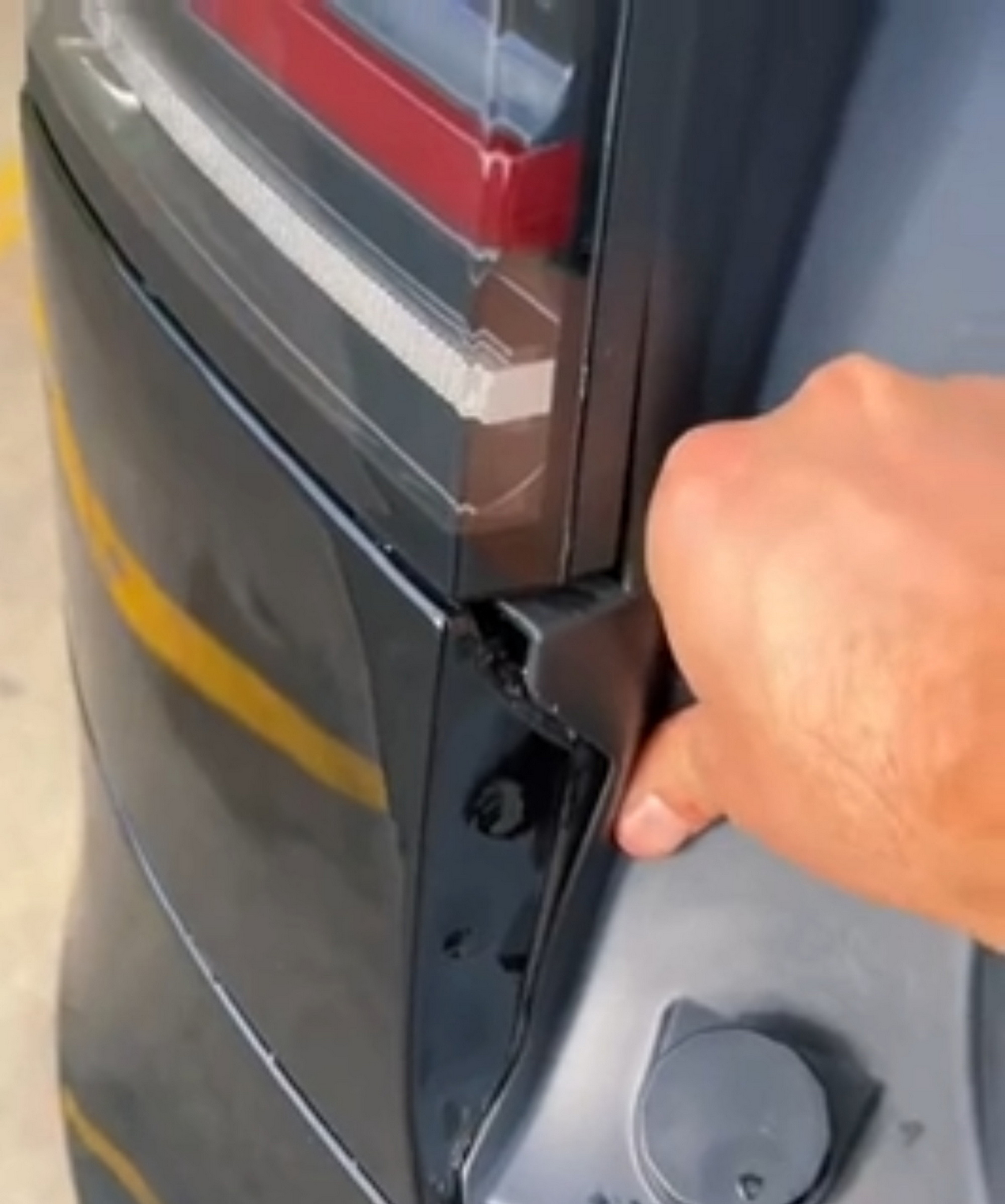 New Tesla Model S Plaid Buyer Rants About Poor Build Quality On ...