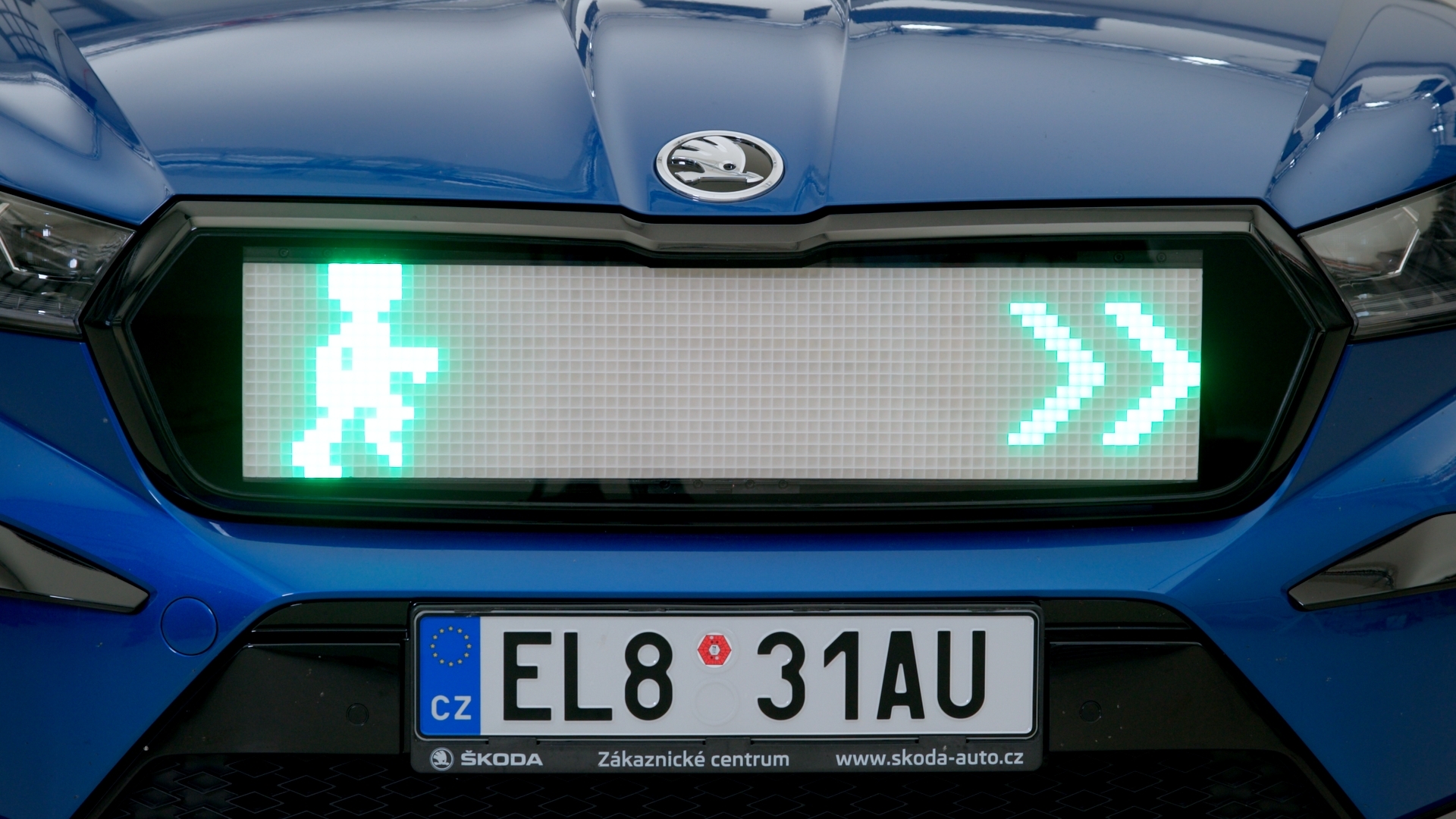 Skoda’s Illuminated Grille Shows Pedestrians When It’s Safe To Cross ...