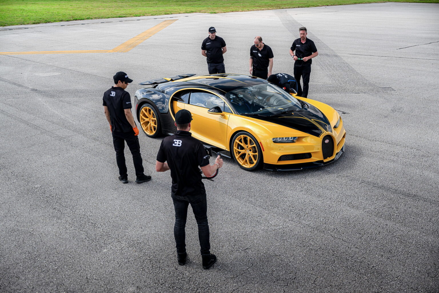 Bugatti Invites 18 Owners To Kennedy Space Center To Break 250 MPH ...