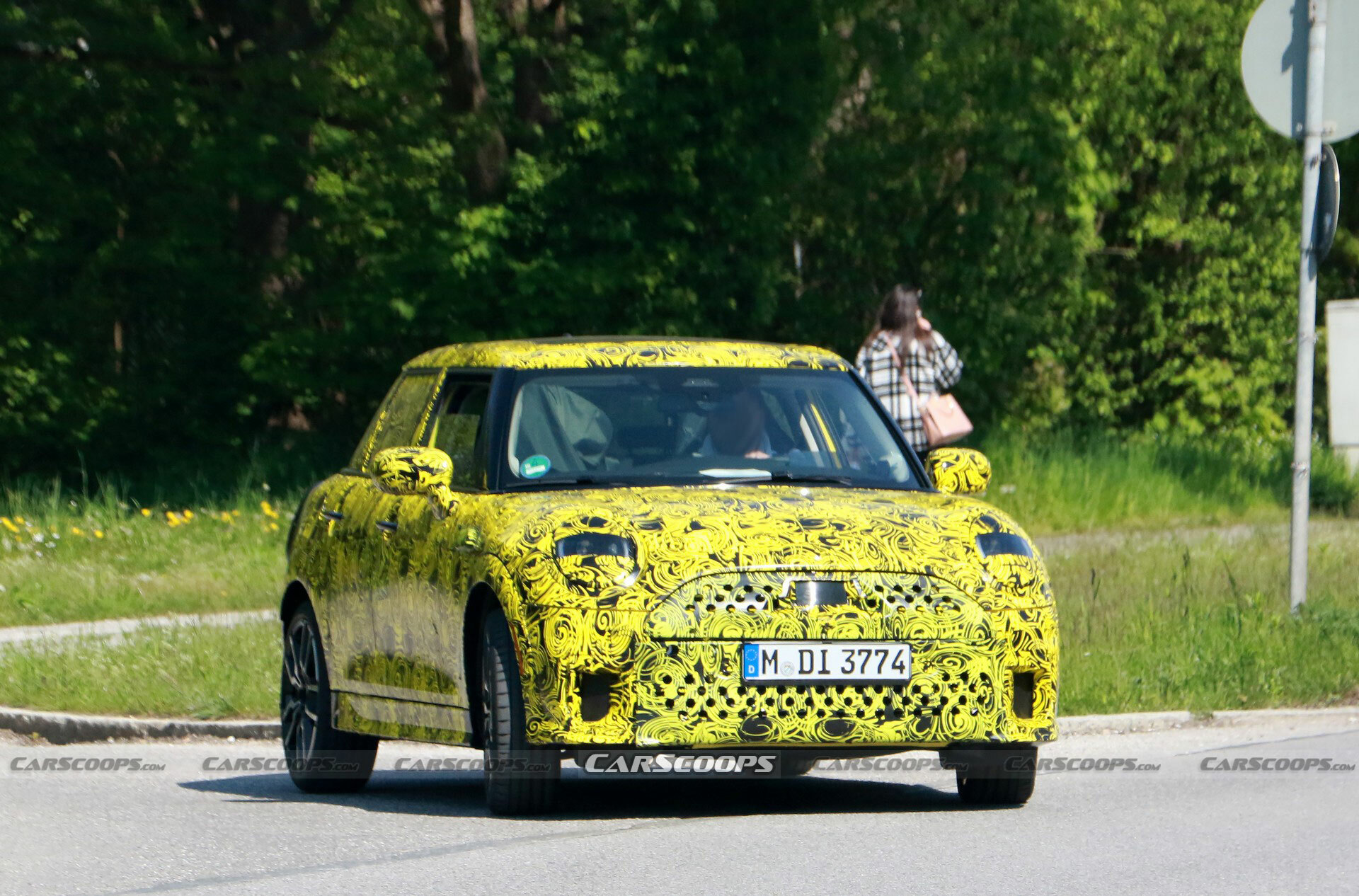 2025 MINI Cooper 5-Door Hits The Streets With An Evolutionary Design ...