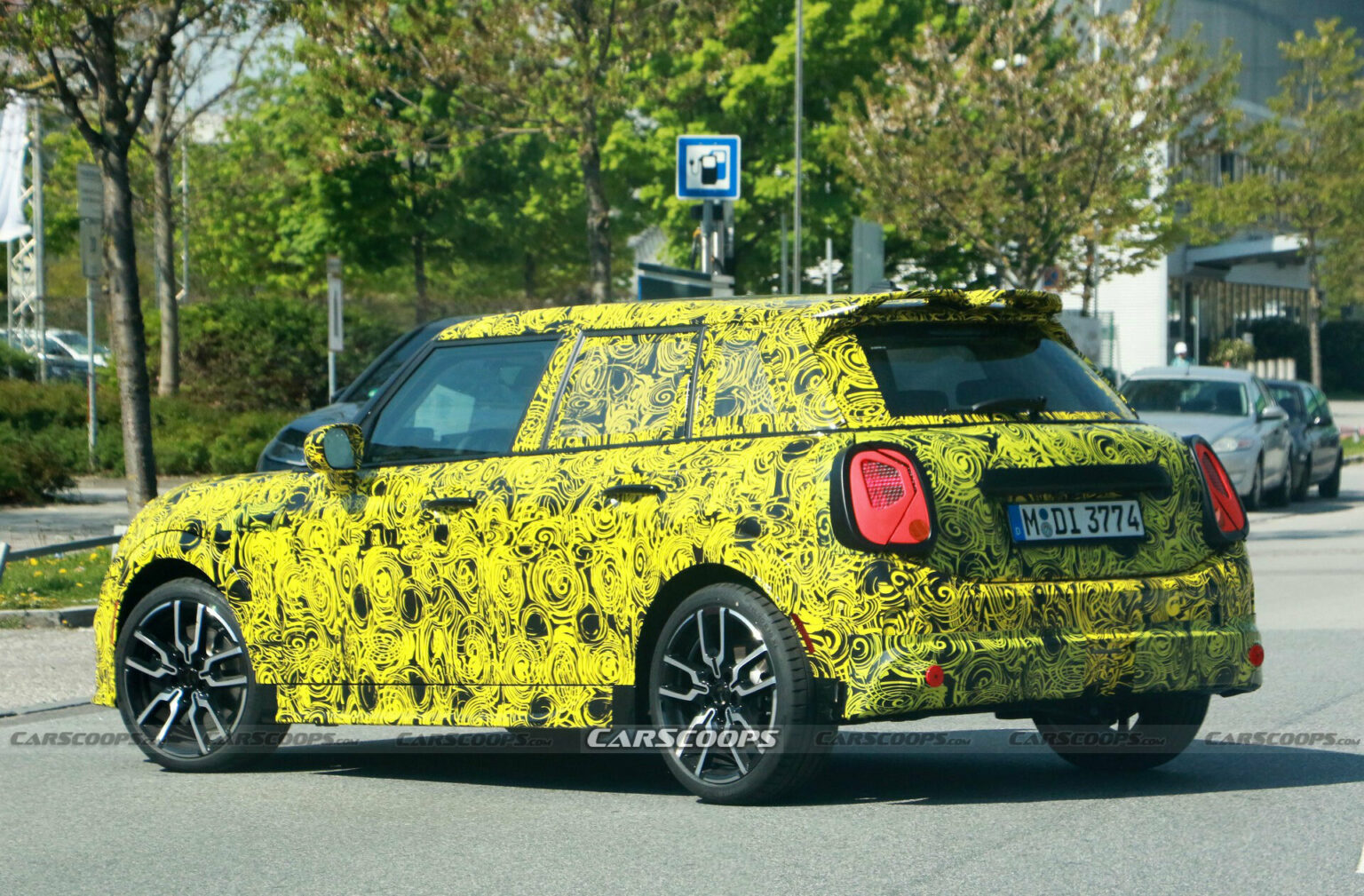 2025 MINI Cooper 5-Door Hits The Streets With An Evolutionary Design ...