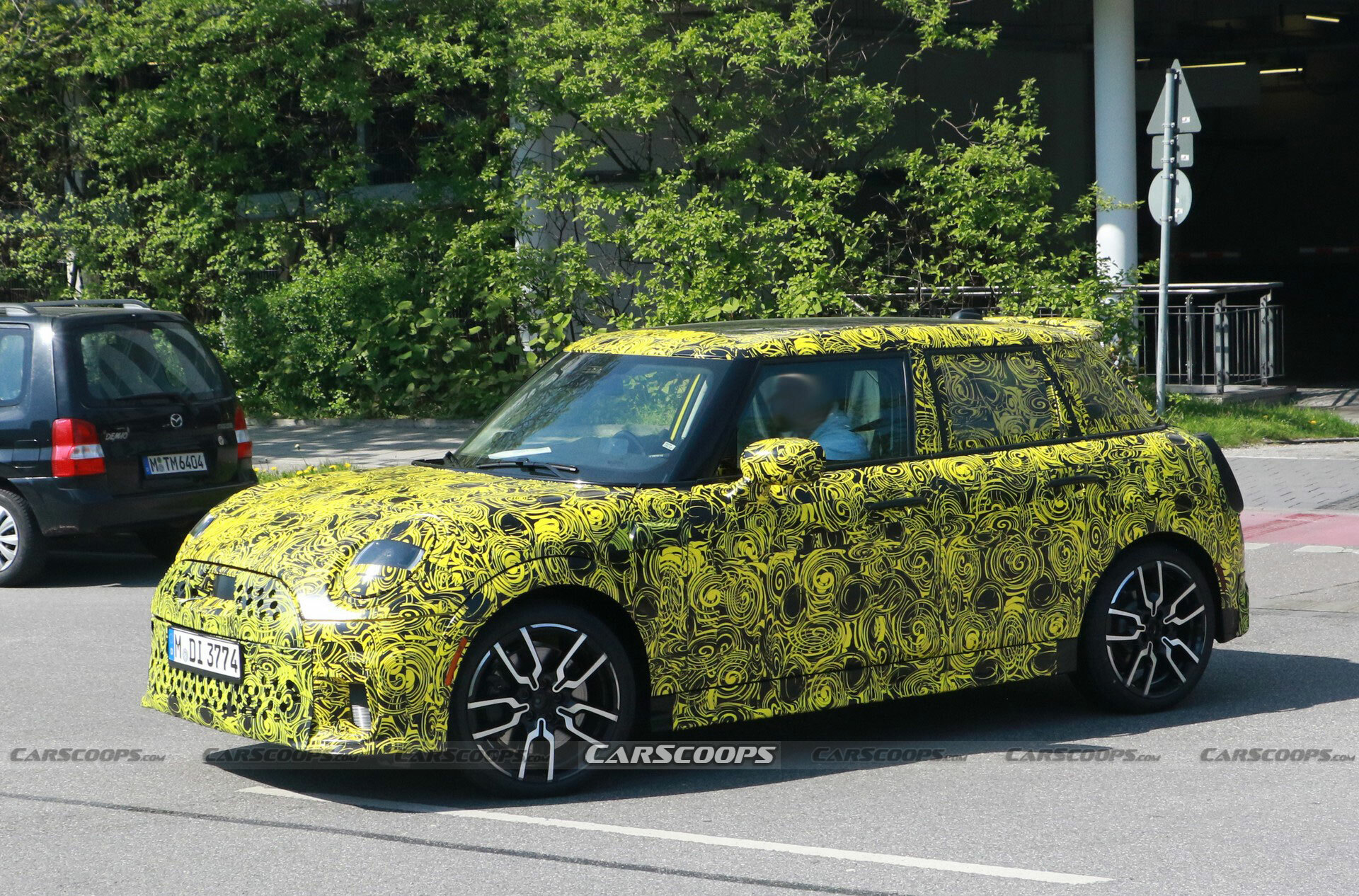 2025 MINI Cooper 5-Door Hits The Streets With An Evolutionary Design ...
